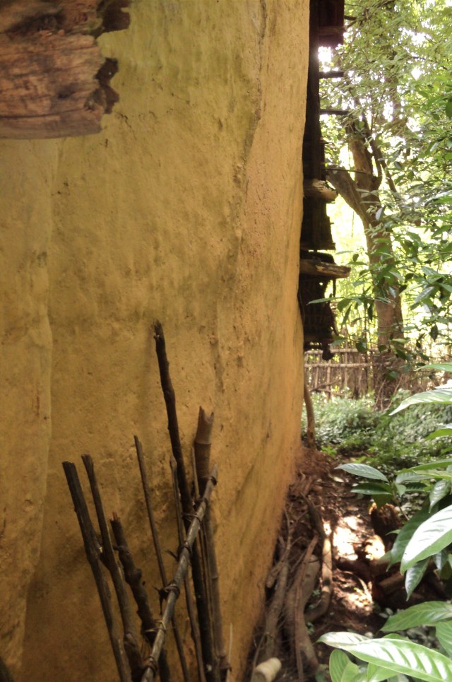 Od3_External walls plastered with mud and natural dye pigments | Urban ...